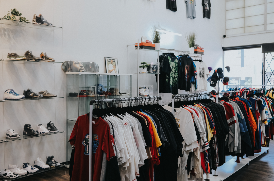 Vintage Clothing & Sneakers – Senseless